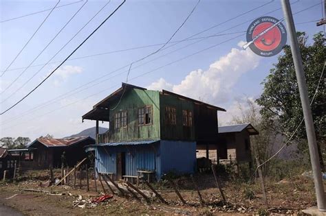 မတူပီတွင် မိုခါမုန်တိုင်းကြောင့် ပျက်စီးသွားသော နေအိမ်များကို စစ်ရှောင