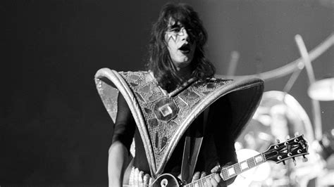 Morre Ace Frehley Guitarrista Original Do Kiss