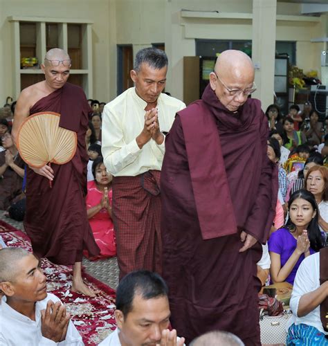 Theinngu 32 သဲအင်းဂူ ဝိပဿနာ ဓမ္မရိပ်သာ 26 6 2019 ဗုဒၶဟူးေန႔ နံနက္ ၈ နာရီအခ်ိန္၌ ဖုန္းဆက္ဖို