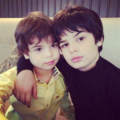 სიმპატიური ბიჭები