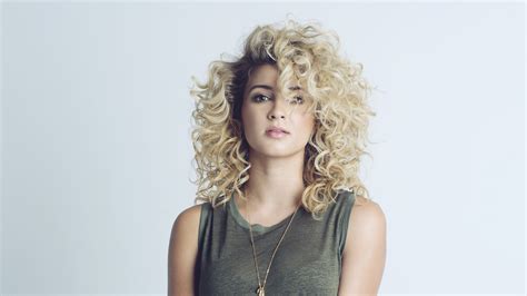 Stylish Curly Hairstyle Hd Wallpaper 1920x1080 Wallpaper Abyss