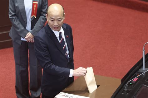 記者 梅花新聞網 簡立欣台北報導 柯建銘揚言罷免韓國瑜？藍委翻白眼：莫名其妙 ｜ 梅花新聞網