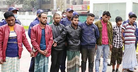 ডাকাতির প্রস্তুতিকালে অস্ত্রসহ ৮ ডাকাত গ্রেফতার