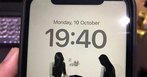 Grayscaling Iphone 11 Screen Reduces The Black Spot Album On Imgur