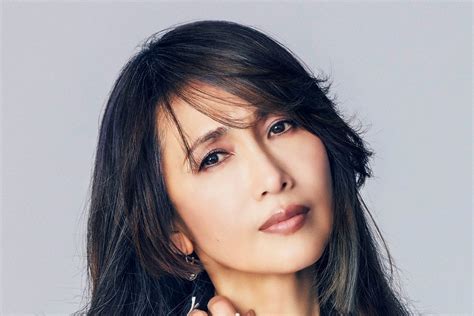 工藤静香 父の日を愛妻「手巻き寿司」でお祝い 「愛情こもってますね」「なんて素敵なママ」「本当に憧れご家族」の声 1か月あたりのファッション