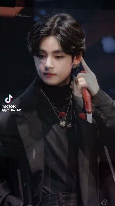 كيم تايهيونغ على اغنيه ياويلي لابس اسود 🔥🔥🔥🔥🔥 Youtube