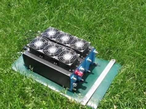 空冷、自增湿式质子交换膜燃料电池发电机 清华大学