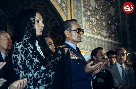 عکس بازدید فرح و محمدرضا پهلوی از حرم امام رضا ۴۷ سال پیش اقتصاد24