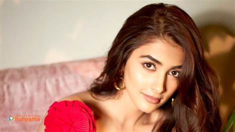 Pooja Hegde Wallpapers Pooja Hegde 10 6 Bollywood Hungama