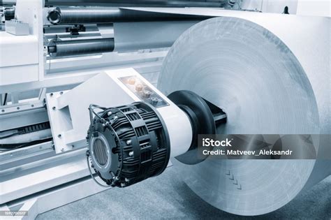 재활용 종이 롤 산업용 상업용 봉투 제조 기계 골판지 제조 및 종이 및 판지 용기에서 인쇄 및 포장 종이에 대한 스톡 사진 및 기타 이미지 Istock