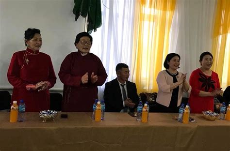 Улсын их хурлын гишүүн З Нарантуяа Алдархаан сумын ард иргэдтэй золголт хийлээ