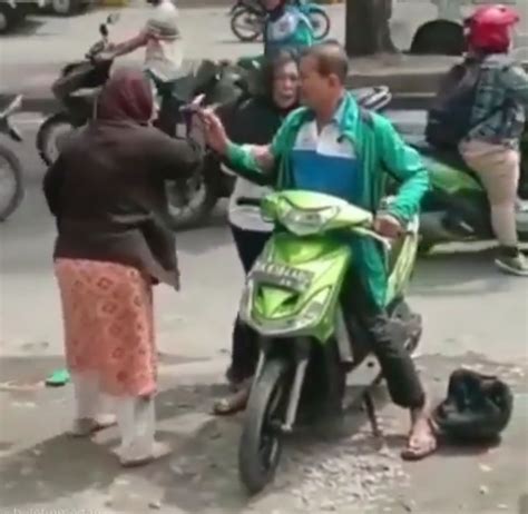 Viral Wanita Paruh Baya Diduga Labrak Pelakor Suaminya Lambeturah