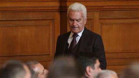 Сидеров Срещите на Каракачанов и Симеонов с Нинова не са оторизирани от Обединени патриоти