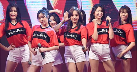 구구단 붉은악마로 변신한 뀨단이들 초코코 응원무대 [md동영상]