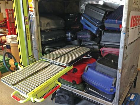 Container Unloading System CUS Airport Technology