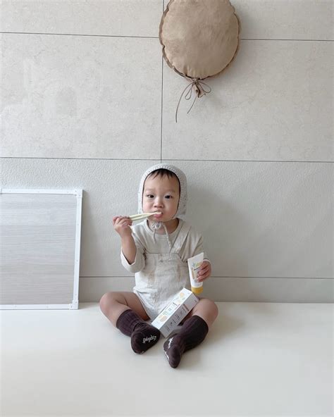 𝐫𝐨𝐮𝐧 육아일상•육아소통•아기방꾸미기 제품제공 맛과 영양 가득한 푸드케어 클레 아기 간식 3종🖤 깐깐하게 선별한 유기농 쌀과 자연재료를 담은 고소하고 담백한 영양간식