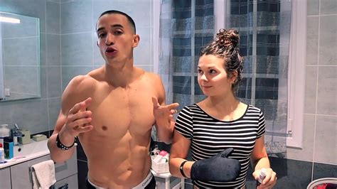Français Tibo Shirtless Bulge