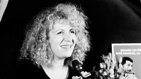 Découvrez Baya Kasmi Une Réalisatrice Engagée Pour Légalité Et La Diversité Road To Cinema