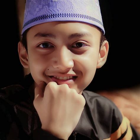 Foto Gus Azmi Ganteng Materi Belajar Online