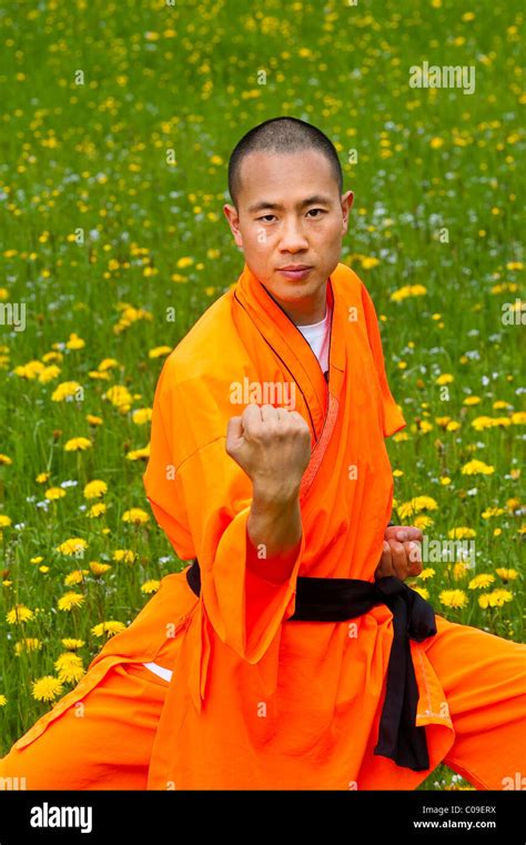 Chinese Chan Buddhist Monk Hi Res Stock Photography And Images Alamy