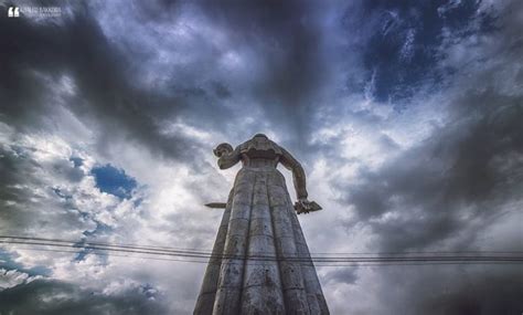 مجسمه مادر گرجستان کجاست؟ معماری و تاریخچه گردشی تاپ