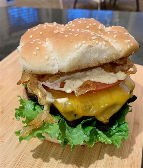 The Perfect Meatloaf Burger Cook Savor Celebrate