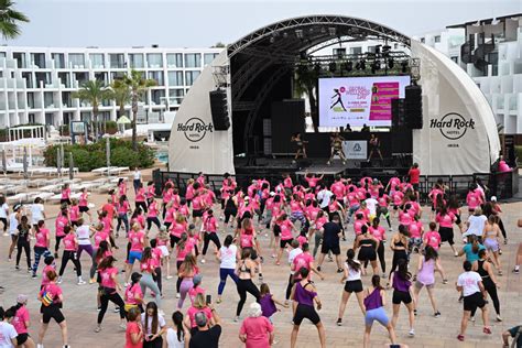 M S De Personas Participan Del Global Wellness Day Ibiza La