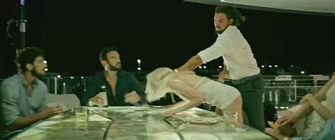 《迪拜的女孩》2021 波兰剧情片 Bd1080p 中文字幕 高清蓝光影碟