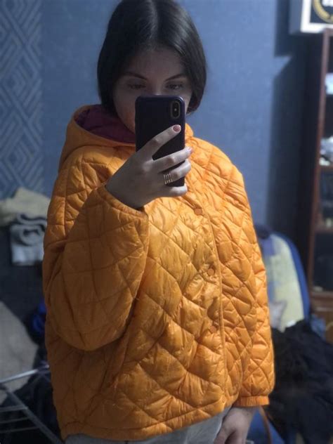 Куртка — ціна 400 грн у каталозі Куртки Купити жіночі речі за доступною ціною на Шафі Україна