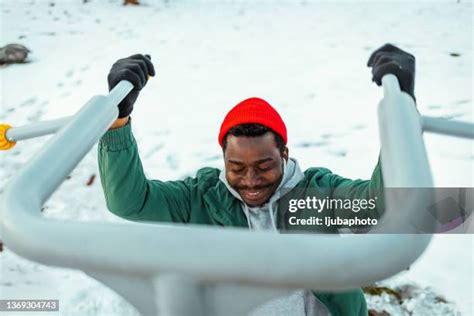 Curl Ups Photos And Premium High Res Pictures Getty Images