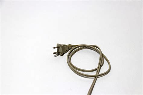 흰색 바닥에 케이블 플러그의 크림 색을 사용 전기 연결에 사용 합니다 단일 객체에 대한 스톡 사진 및 기타 이미지 단일 객체 디자인 모양 Istock