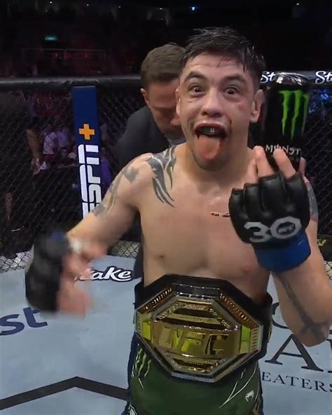 Brandon Moreno Doctors Stoppage Of Deiveson Figueiredo At Ufc 283 Brandon Moreno Belt The