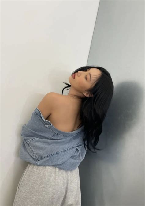 화사 여전히 파격적이네 속옷 안입고 대놓고 노출 어머[스타in★] 스포탈코리아