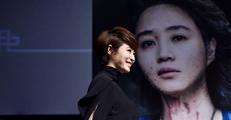 [오늘★봤다] 김혜수 노출 없이도 빛나는 글래머 몸매 명불허전