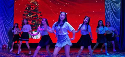 Налайх дүүргийн Соёлын ордны бүжгийн дугуйлангийн сурагчдаас та бүхэндээ Шинэ оны халуун