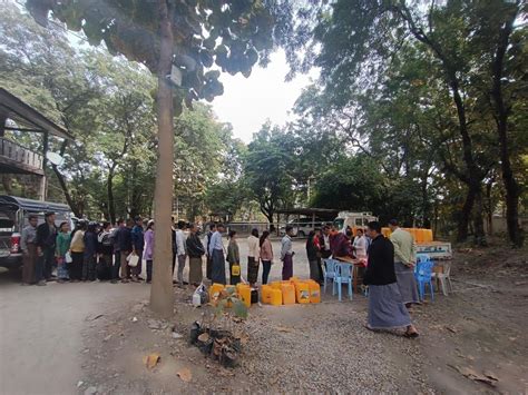 ကလေးမြို့၌ ဌာနဆိုင်ရာဝန်ထမ်းများကို စားအုန်းဆီများ ဈေးနှုန်းသက်သာစွာဖ