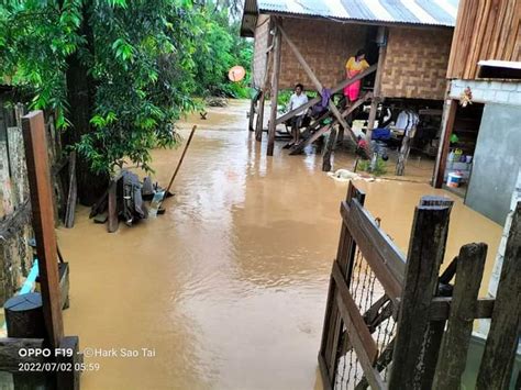 မောက်မယ်မြို့နယ်၌ မိုးသည်းထန်စွာရွာသွန်းမှုကြောင့် နေအိမ်အတွင်းရေများဝင