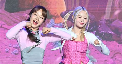 피프티 피프티 새나 키나 매력 넘치는 댄스 [포토엔hd]