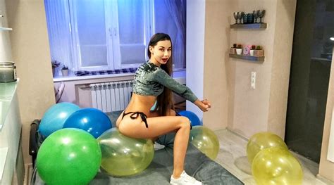 Sit To Pop Balloons Custom Video Sex Beauty With Balloons Clips4sale
