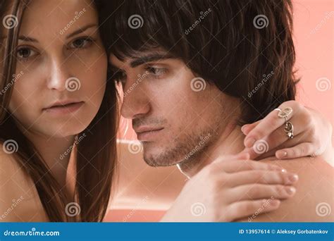 Jongen Met Aardig Sexy Meisje Stock Foto Image Of Sluit Beeld 13957614