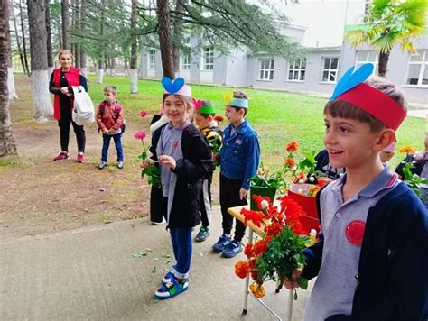 ბევრი სიურპრიზი და გულთბილი სიტყვა ტობანიერის საჯარო სკოლაში