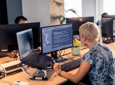 Multi Revenue Ecabs App Book A Ride In Minutes Ecabs Malta