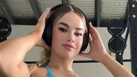 4 Hot Sexy Skye Sutton Bikini Pics