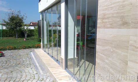 Остъкляване на тераси с плъзгащи врати от стъкло