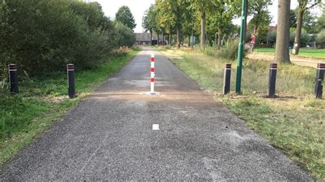 Nuenen Treft Maatregelen Tegen Autoverkeer Op Fietspad Broekdijk