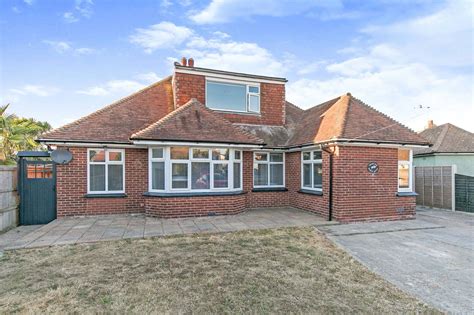 4 Bed Bungalow For Sale In The Chase Holland On Sea Clacton On Sea