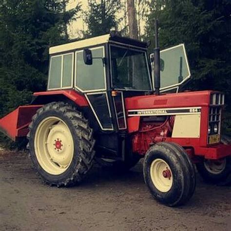 Semitrckn — International 884