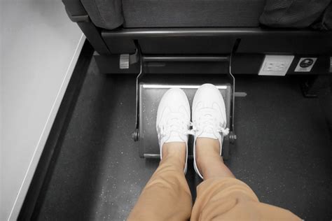 Difference Between First Class And Economy Seats On China Bullet Train