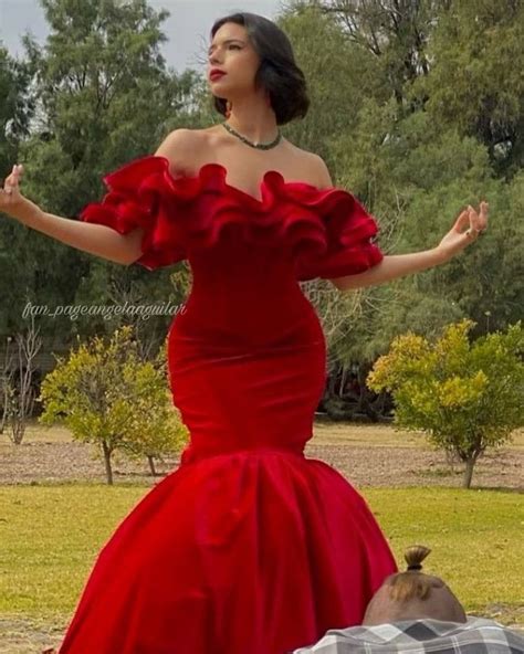 Pin De Melany Soto En Angela Aguilar Vestidos De Fiesta Mexicanos