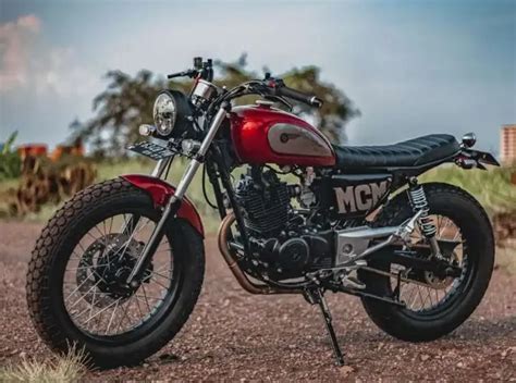 Modified Bajaj Pulsar 180 Into A Street Tracker